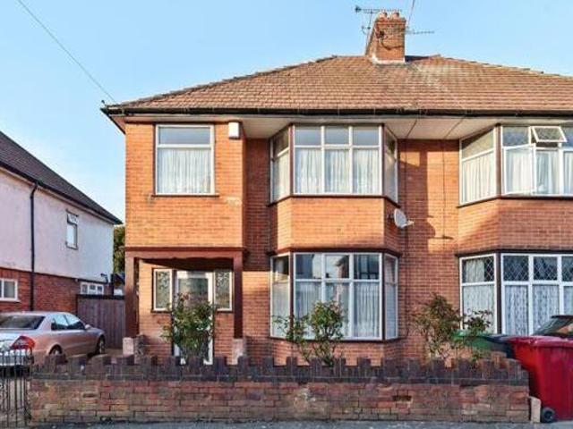 3 Bedroom Semi detached House For Sale In Berkshire