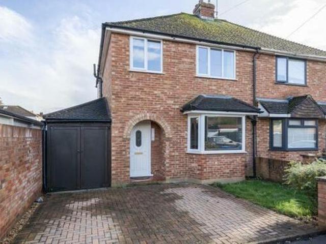3 Bedroom Semi detached House For Sale In Berkshire
