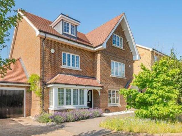 3 Bedroom Semi detached House For Sale In Berkshire