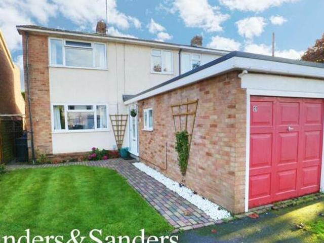 3 Bedroom Semi detached House For Sale In Bidford on avon, Alcester