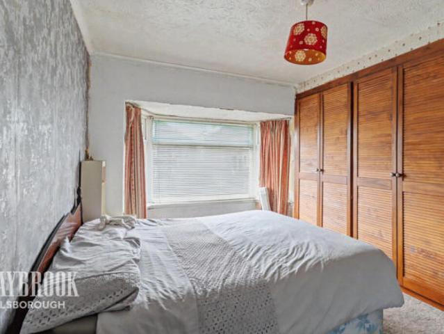 3 bedroom semi detached house for sale in Bignor Road, Sheffield, S6