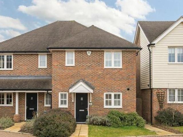 3 Bedroom Semi detached House For Sale In Billingshurst, West Sussex
