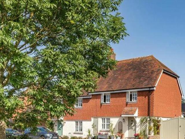 3 Bedroom Semi detached House For Sale In Billingshurst, West Sussex