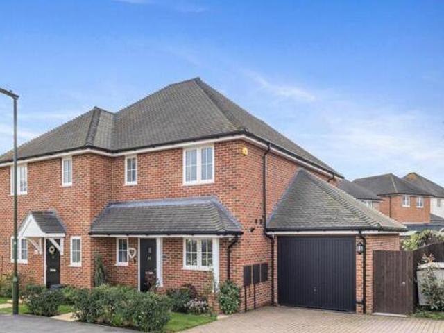 3 Bedroom Semi detached House For Sale In Billingshurst