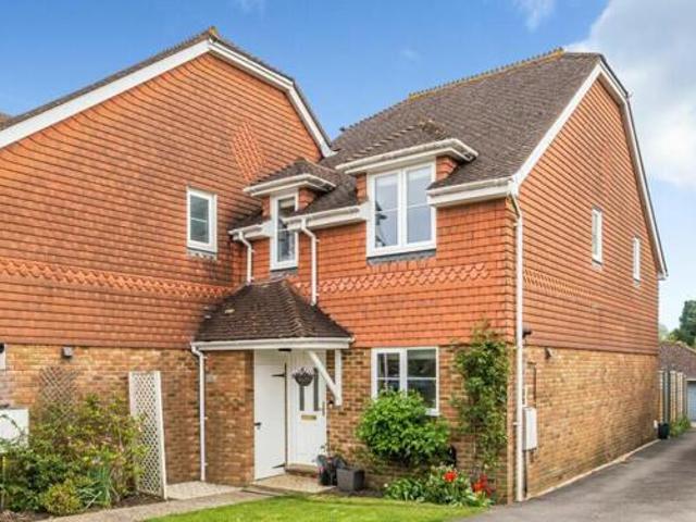 3 Bedroom Semi detached House For Sale In Billingshurst