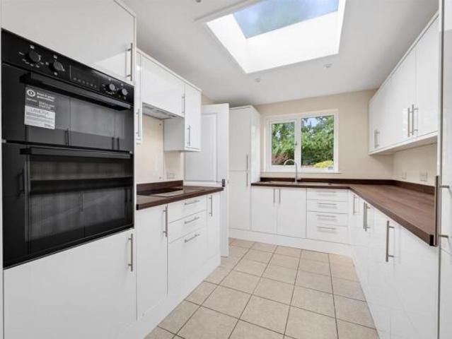 3 bedroom semi detached house for sale in Bishops Avenue, Bromley, BR1