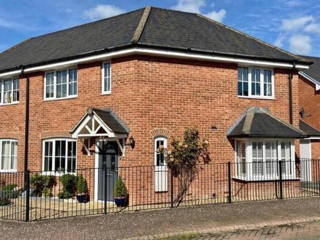 3 Bedroom Semi detached House For Sale In Bishops Green, Newbury