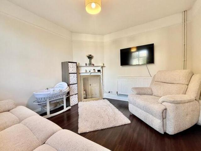 3 bedroom semi detached house for sale in Bishops Hill, Ipswich, IP3
