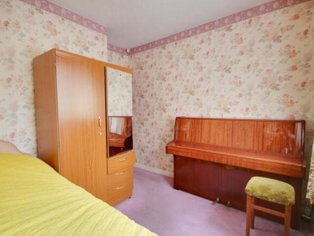 3 bedroom semi detached house for sale in Bitterne! No Forward Chain! Extended! Potential To Improve!,SO18