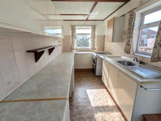 3 bedroom semi detached house for sale in Bitterne Road East, Southampton, Hampshire, SO18