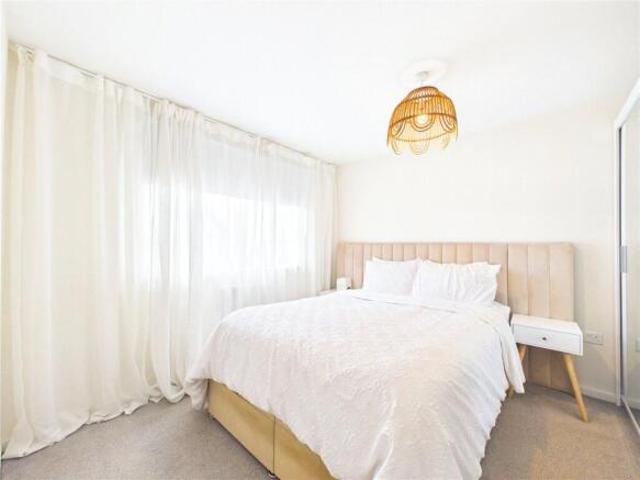 3 bedroom semi detached house for sale in Bixton Close, Worcester, Worcestershire, WR3
