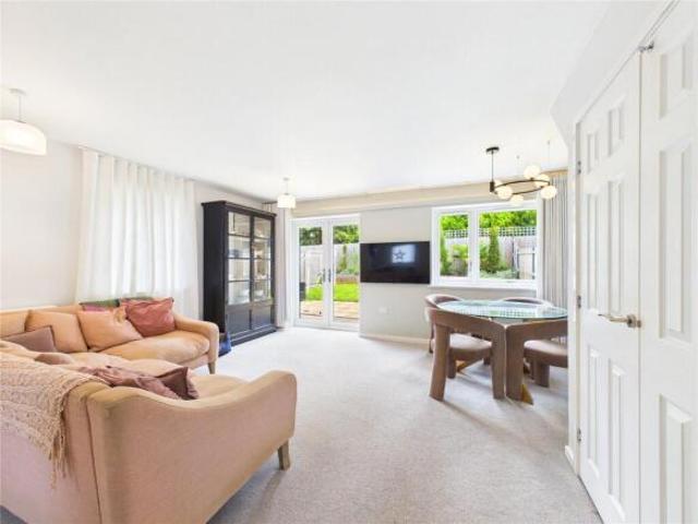 3 bedroom semi detached house for sale in Bixton Close, Worcester, Worcestershire, WR3