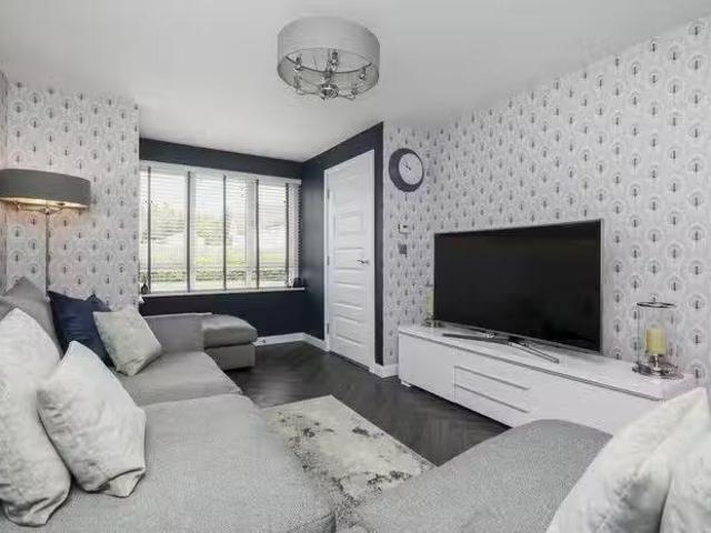 3 Bedroom Semi Detached House For Sale In Bonnybridge Drive, N.