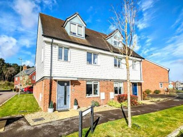 3 Bedroom Semi detached House For Sale In Bordon, Hampshire