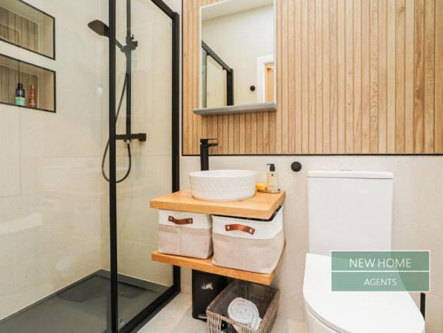 3 bedroom semi detached house for sale in Blackmoorfoot Road, Crosland Moor, Huddersfield, HD4 5NR, HD4