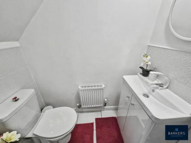 3 bedroom semi detached house for sale in Blackthorne Close, Bradford, BD2
