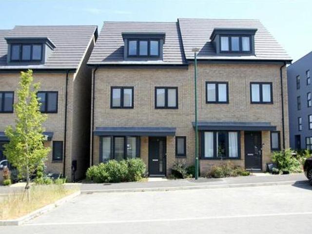 3 Bedroom Semi detached House For Sale In Blythe Valley Park, Shirley