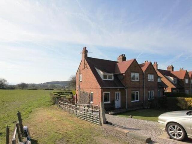 3 Bedroom Semi detached House For Sale In Broxton, Chester