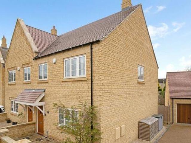 3 Bedroom Semi detached House For Sale In Broadway, Worcestershire