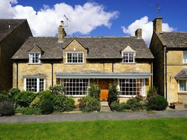 3 Bedroom Semi detached House For Sale In Broadway, Worcestershire