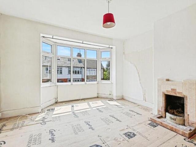 3 bedroom semi detached house for sale in Broadway East, Northampton, Northamptonshire, NN3