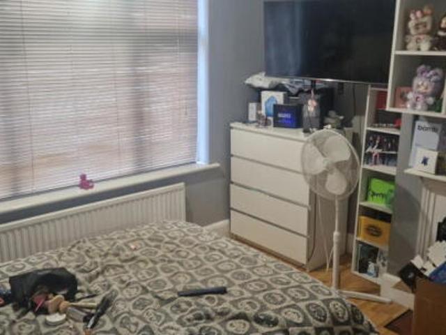 3 bedroom semi detached house for sale in Broadway East | Abington | NN3