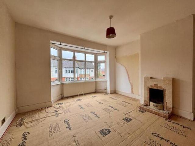 3 bedroom semi detached house for sale in Broadway East, Abington, Northampton NN3