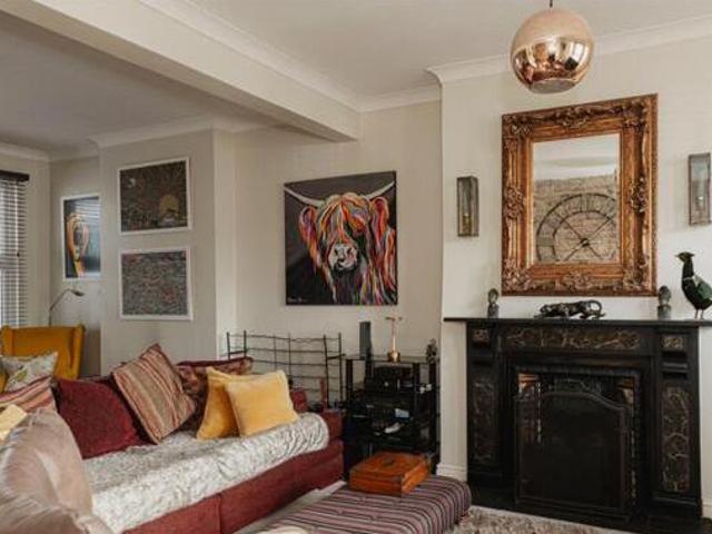 3 Bedroom Semi detached House For Sale In Bromley