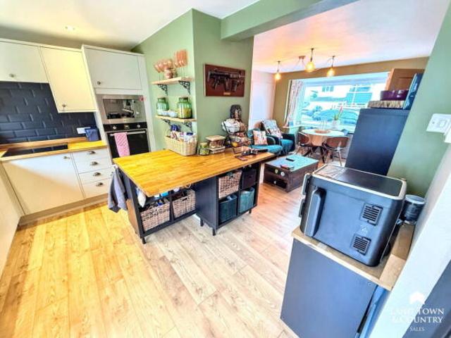3 bedroom semi detached house for sale in Broomfield Drive, Hooe, Plymouth. PL9