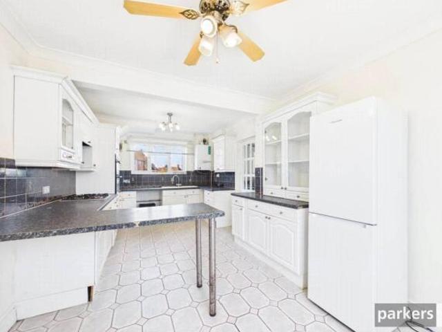 3 bedroom semi detached house for sale in Brayford Road, Reading, Berkshire, RG2
