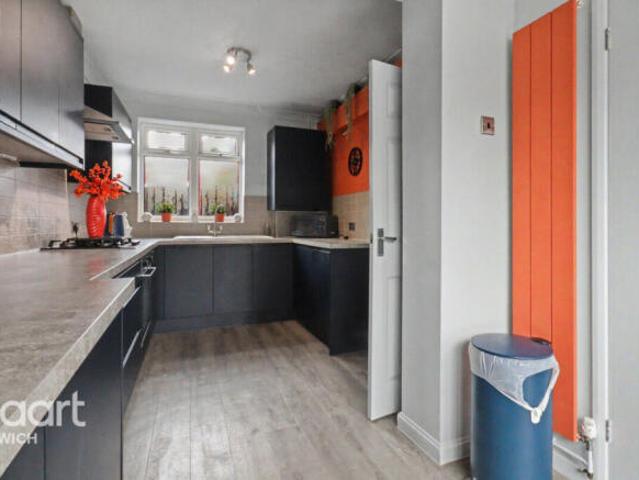 3 bedroom semi detached house for sale in Bramford Road, Ipswich, IP1