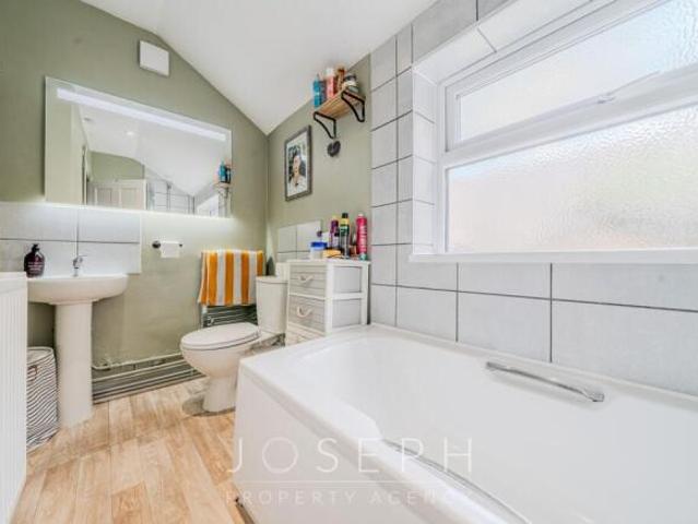 3 bedroom semi detached house for sale in Bramford Road, Ipswich, IP1