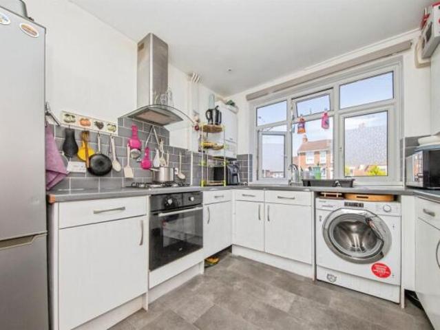 3 bedroom semi detached house for sale in Bramford Road, Ipswich, IP1