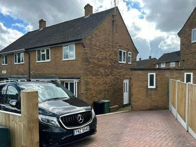 3 Bedroom Semi detached House For Sale In Bramley