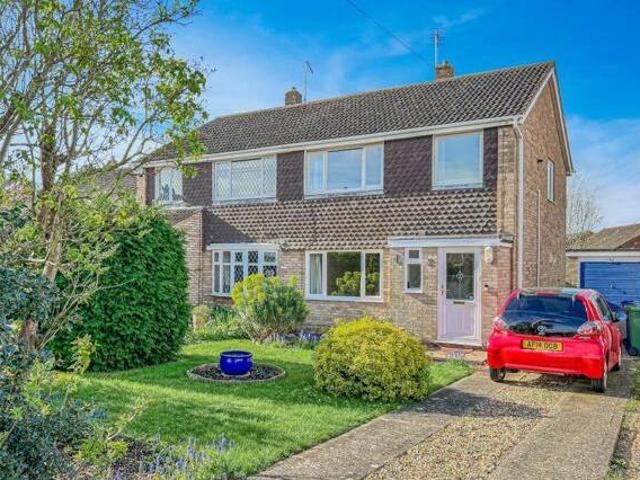 3 Bedroom Semi detached House For Sale In Brampton