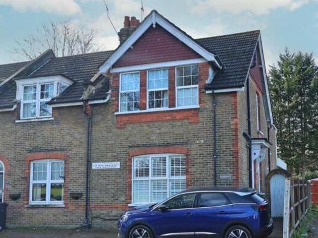 3 Bedroom Semi detached House For Sale In Brantwood Road South Croydon