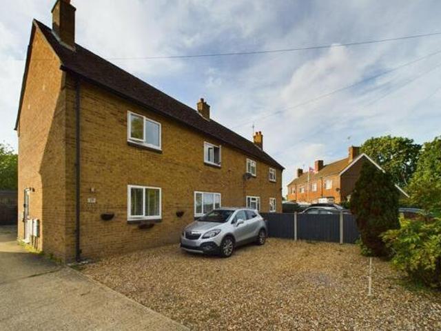 3 Bedroom Semi detached House For Sale In Breachwood Green, Hitchin