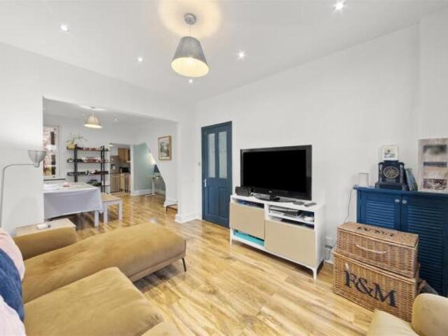 3 bedroom semi detached house for sale in Bridge Road, Uxbridge, UB8