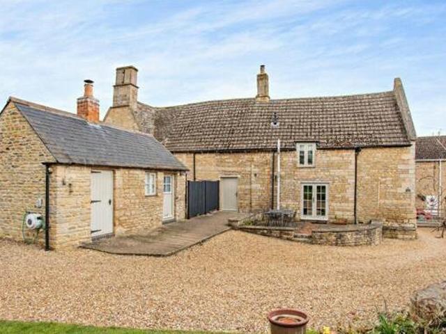 3 Bedroom Semi detached House For Sale In Brigstock, Northamptonshire