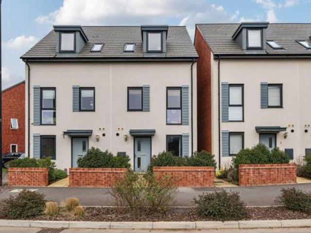 3 Bedroom Semi detached House For Sale In Bristol, Gloucestershire