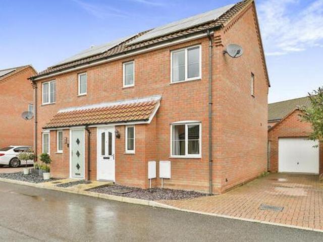 3 Bedroom Semi detached House For Sale In Brundall