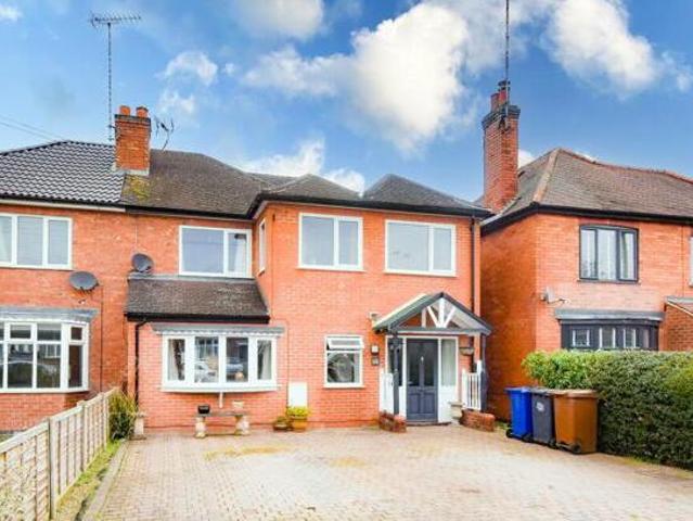 3 Bedroom Semi detached House For Sale In Burton on trent