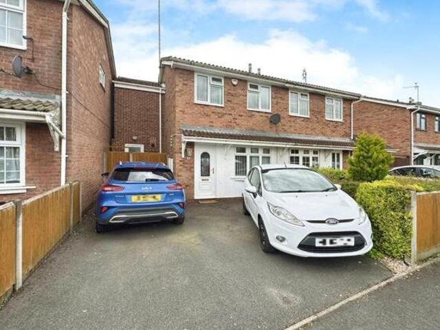 3 Bedroom Semi detached House For Sale In Burton on trent