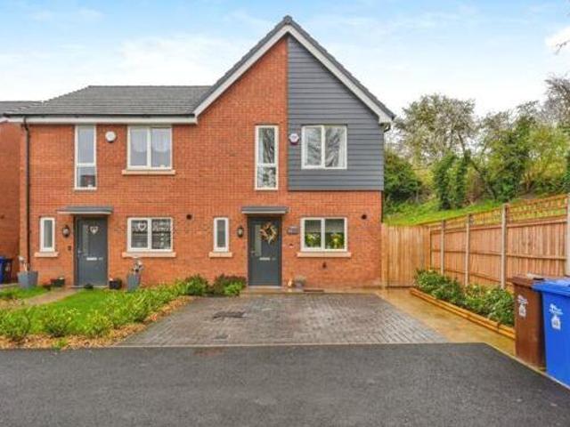 3 Bedroom Semi detached House For Sale In Burton on trent, Staffordshire
