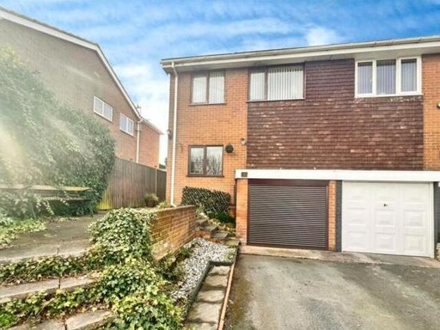 3 Bedroom Semi detached House For Sale In Burton on trent, Staffordshire