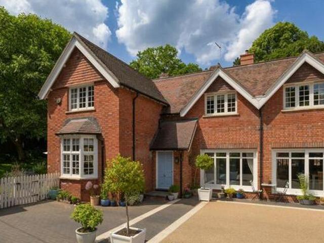 3 Bedroom Semi detached House For Sale In Burwalls Road, Bristol