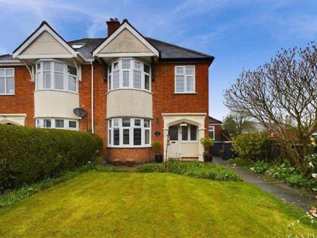 3 Bedroom Semi detached House For Sale In Burbage