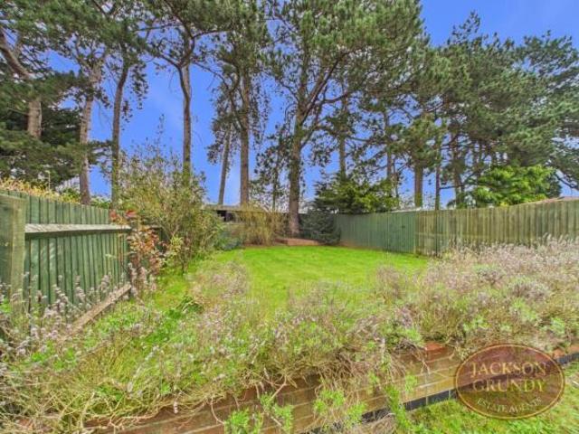 3 bedroom semi detached house for sale in Bush Hill, Northampton, NN3 2PE, NN3