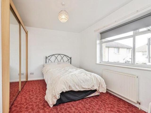 3 bedroom semi detached house for sale in Camerton Green, Bradford, BD5