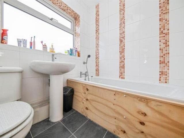 3 bedroom semi detached house for sale in Caithness Close, Ipswich, IP4